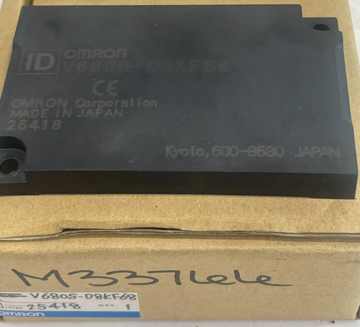 NEW OMRON V680S-D8KF68 RFID TAG V680SD8KF68 - SB Industrial Supply, Inc.
