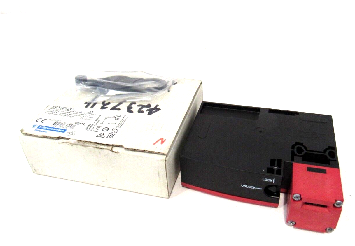 NEW TELEMECANIQUE XCSTE7311 SAFETY INTERLOCK - SB Industrial Supply, Inc.