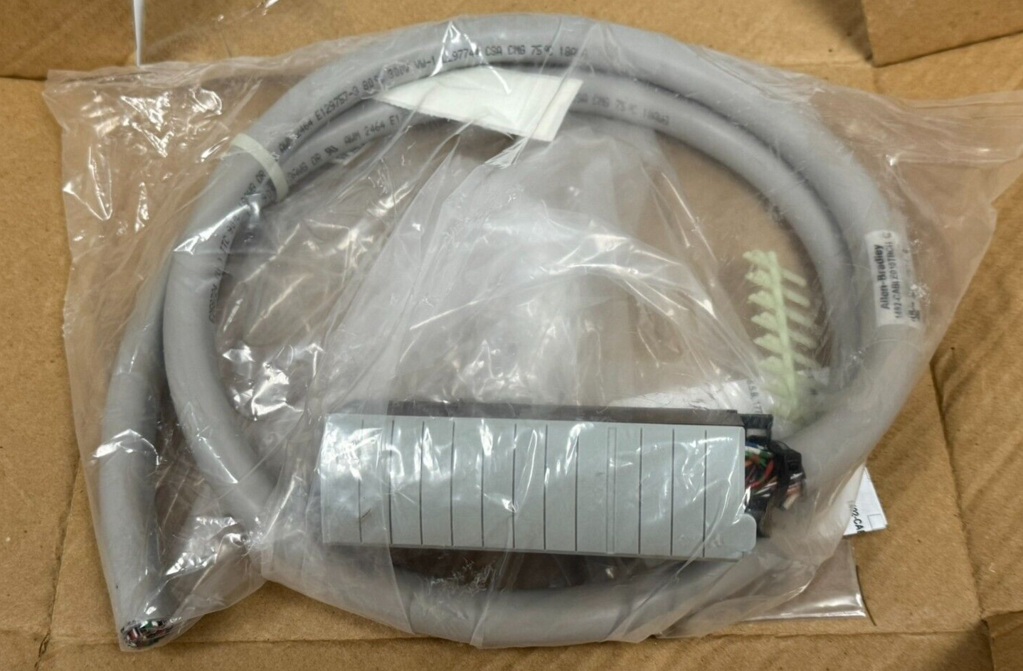 ALLEN BRADLEY 1492-CABLE010TBCH I/O MODULE-READY CABLE SER. C 1M NEW ...