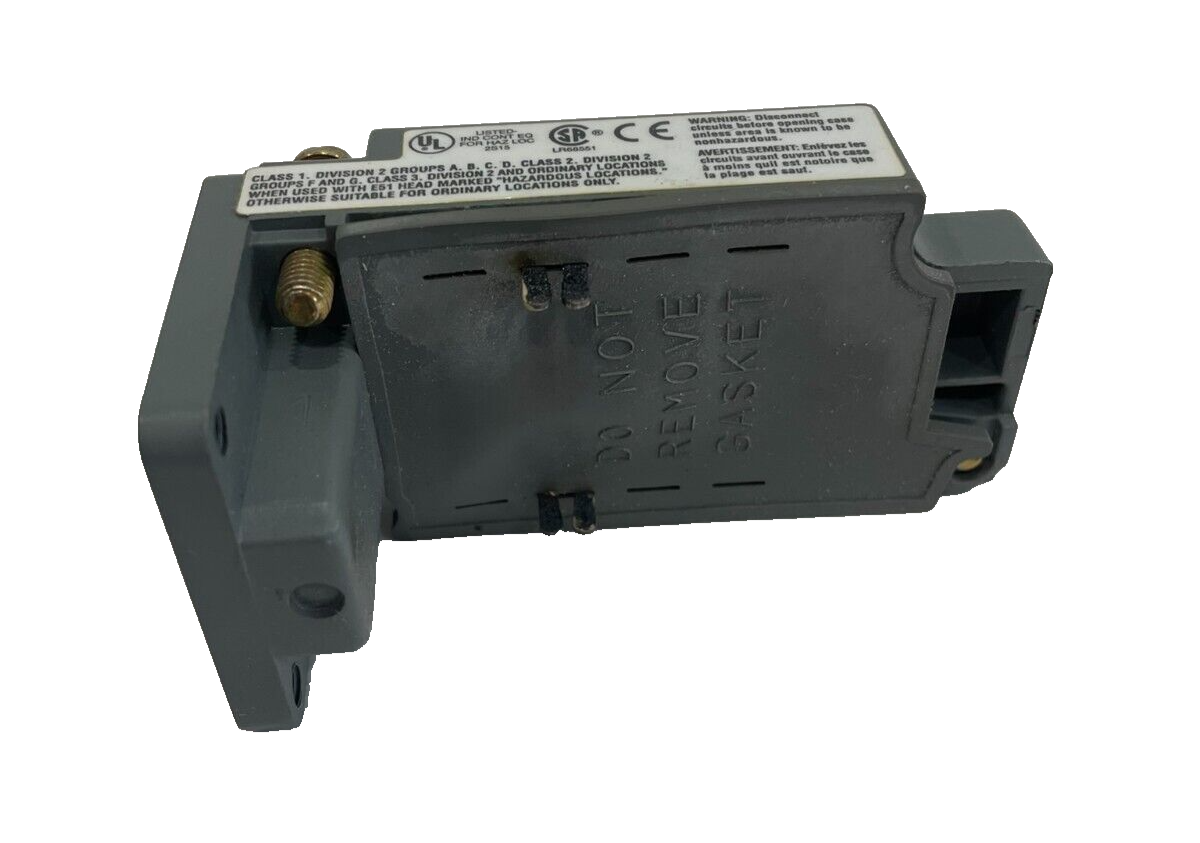 NEW CUTLER HAMMER E51SAL PROXIMITY SWITCH BODY ONLY SER. D1 - SB ...