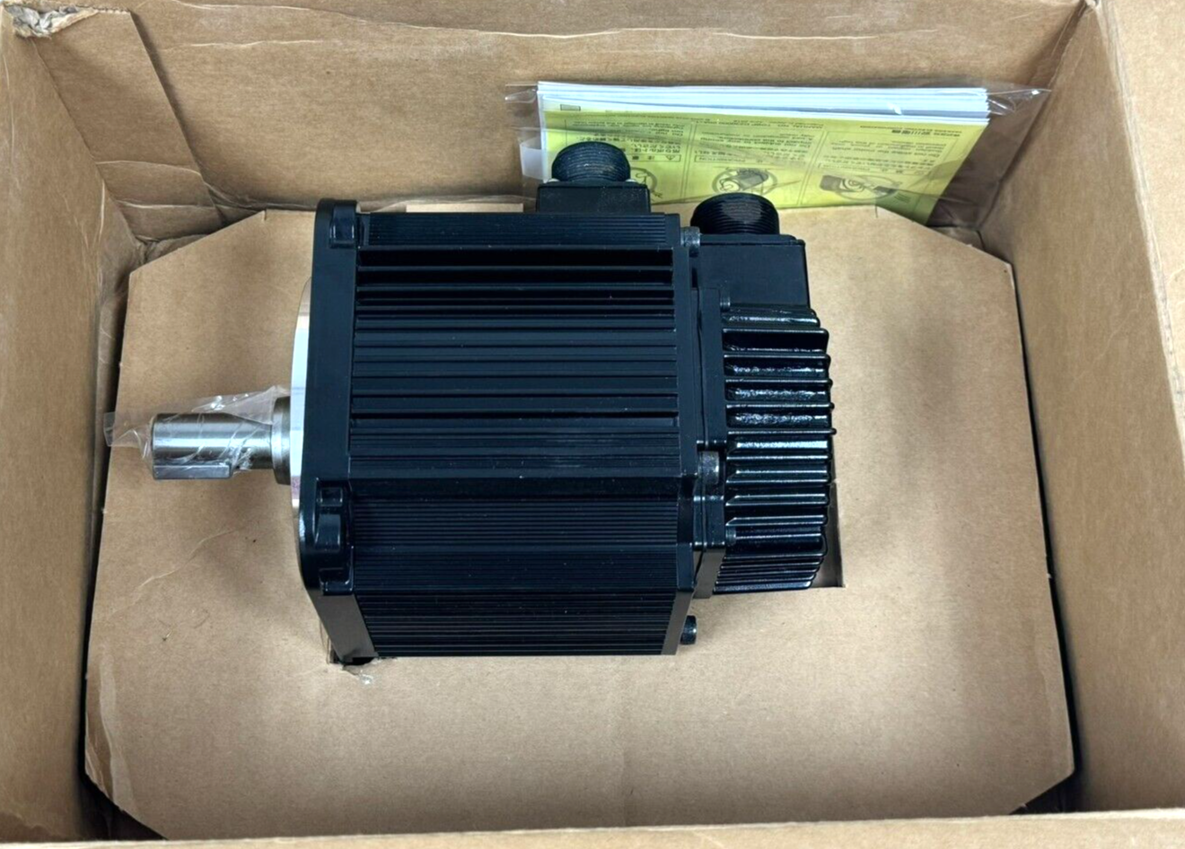 NEW HASS 93-0346 SERVO MOTOR SIGMA 09 W/ SEAL SGMG-09A2AB UTOPH-81AWF ...