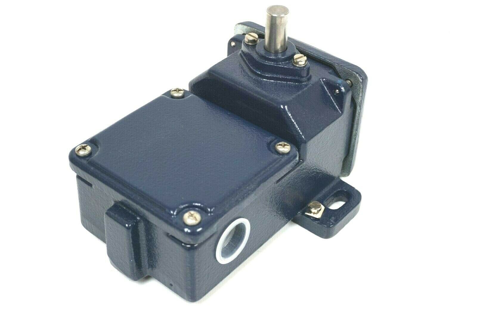 NEW SCHMERSAL TD 250-02/02Z 101058179 LIMIT SWITCH TD2500202Z - SB ...