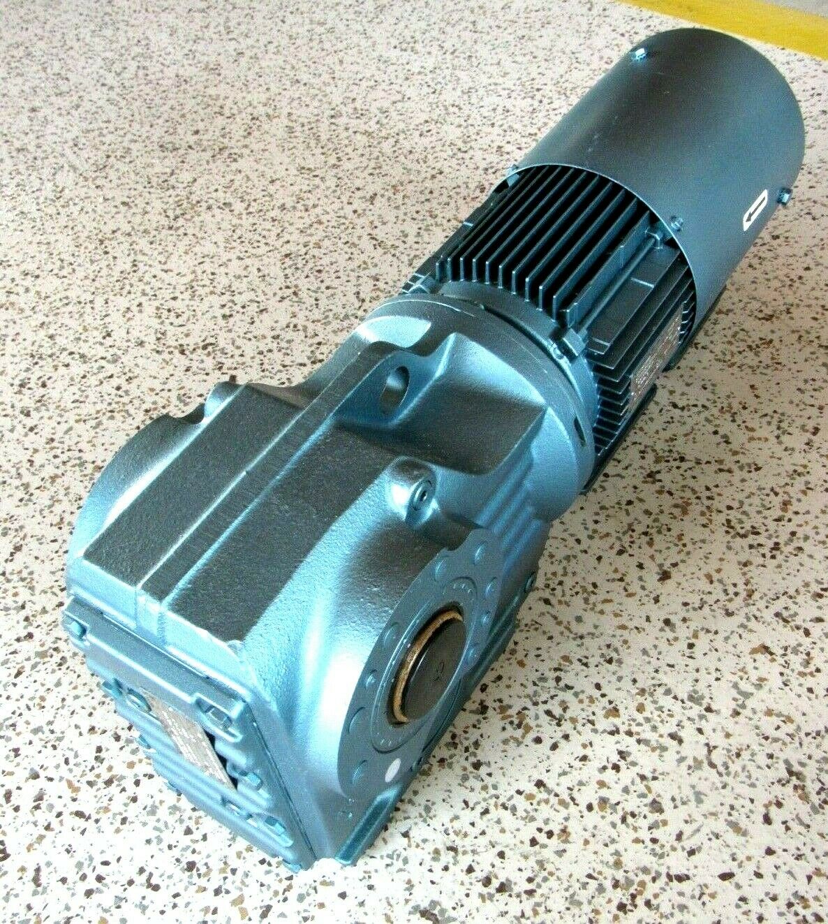 NEW SEW EURODRIVE KA77DT90S6YS GEAR REDUCER 135.28:1 DFT90S6VS 1HP - SB ...