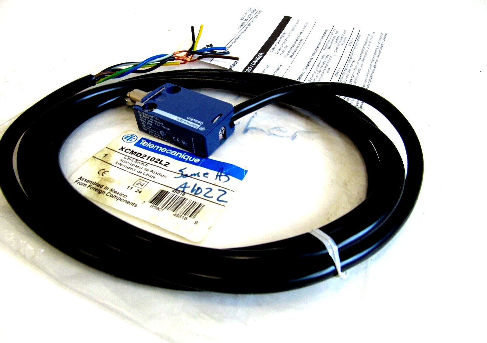 NEW TELEMECANIQUE XCMD2102L2 LIMIT SWITCH - SB Industrial Supply, Inc.