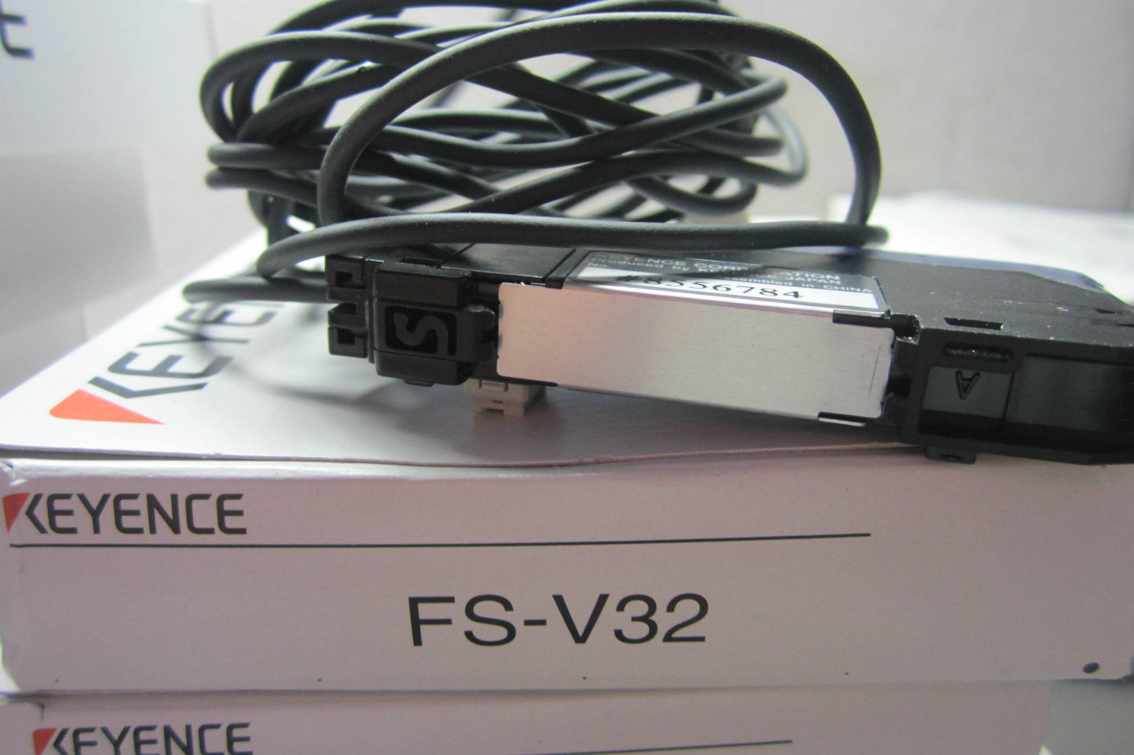 NEW KEYENCE FS-V32 PHOTOELECTRIC SENSOR FSV32 - SB Industrial Supply, Inc.