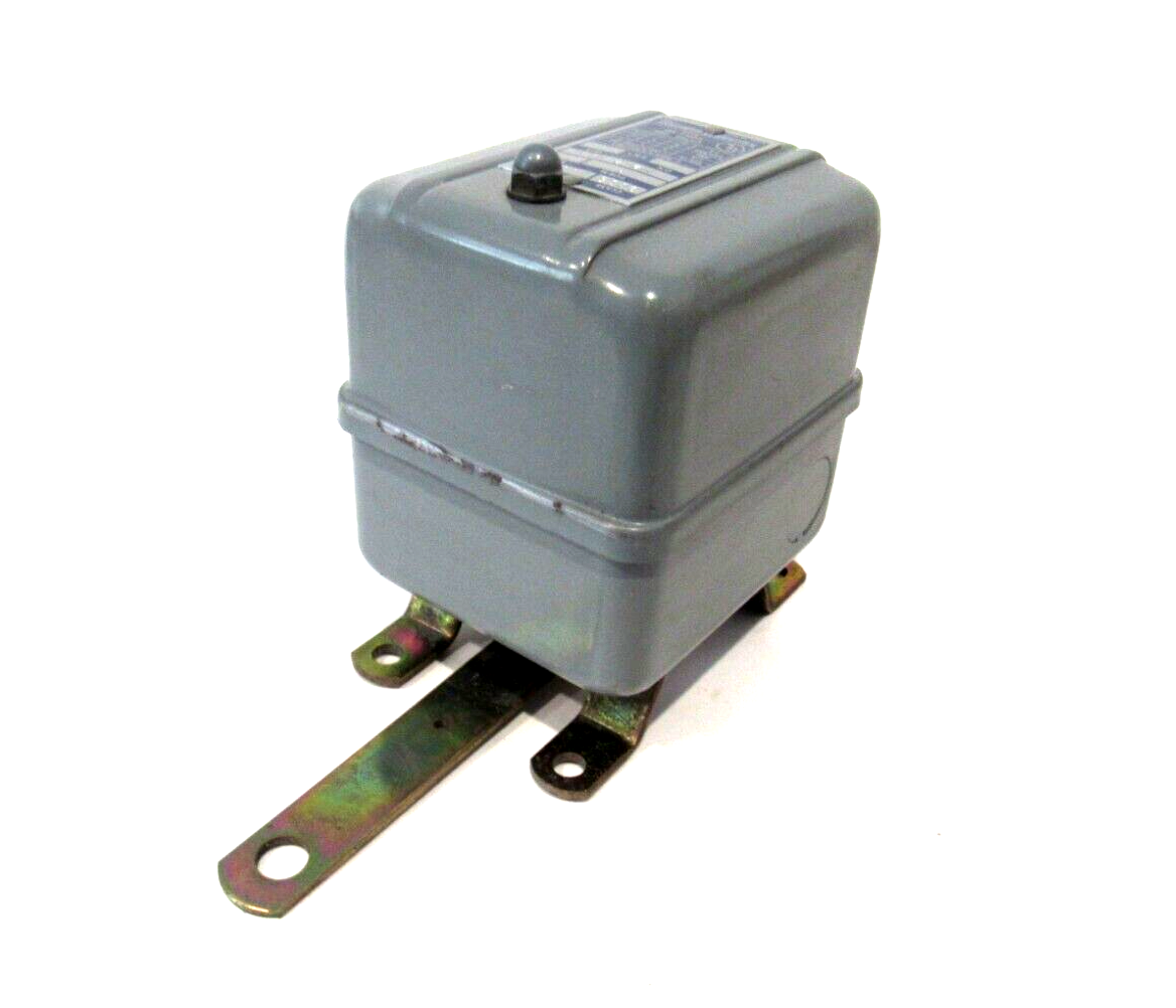 NEW SQUARE D 9036-GG1S1 FLOAT SWITCH 9036GG1S1 - SB Industrial Supply, Inc.