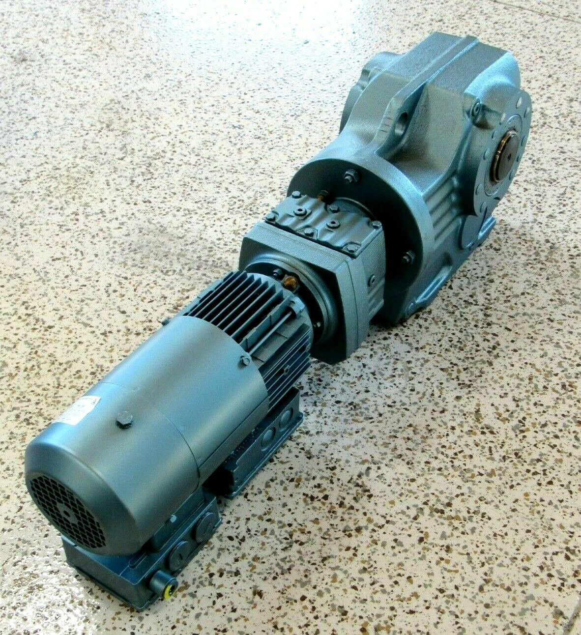 NEW SEW EUROTHERM KA77R37DT71D4VS GEAR REDUCER .5HP DFT71D4VS - SB ...