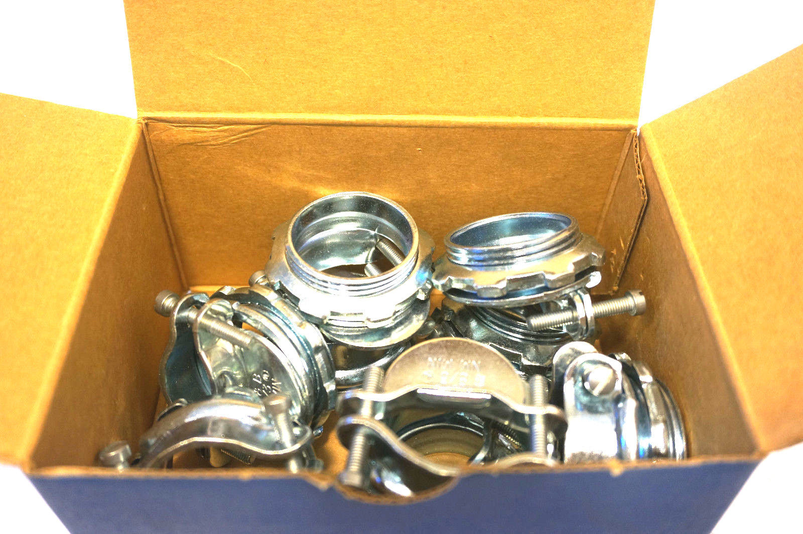 9 NEW THOMAS & BETTS 3305 CONNECTORS - SB Industrial Supply, Inc.