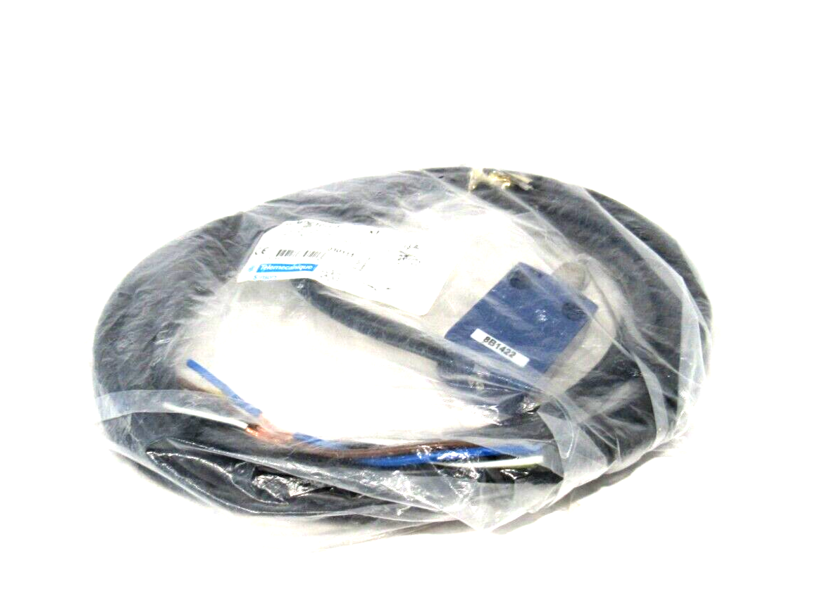 NEW TELEMECANIQUE XCMD2102L3 LIMIT SWITCH - SB Industrial Supply, Inc.