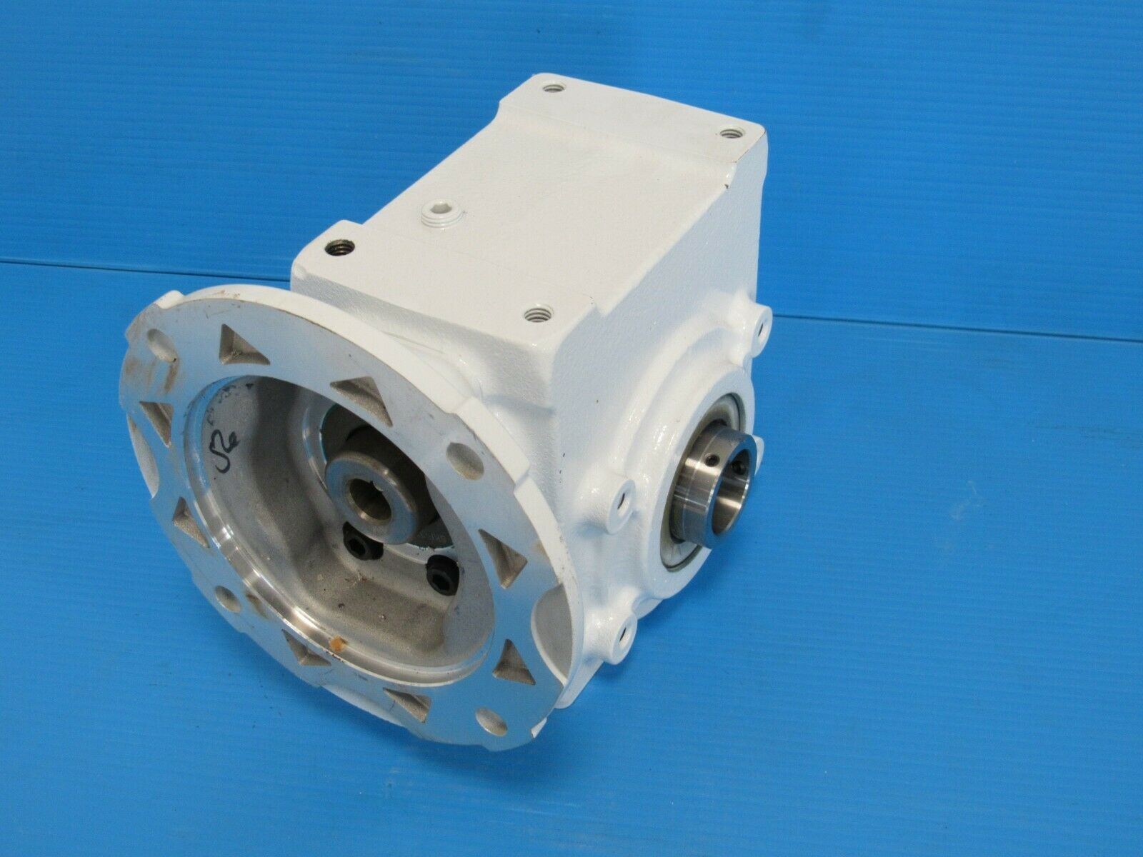 NEW BALDOR 20Q15H56WP GEAR REDUCER 15:1 - SB Industrial Supply, Inc.