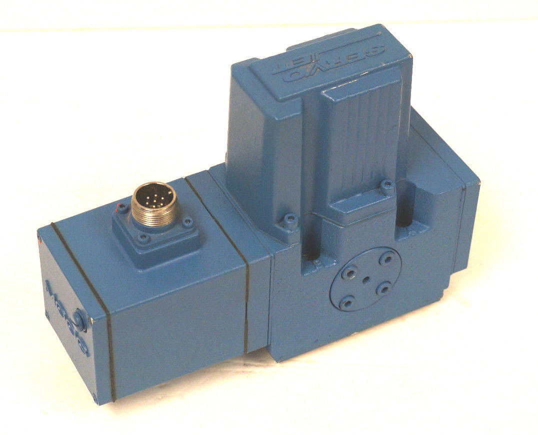 NEW MOOG D661Z4638 SERVO VALVE G50X0AA5NSM2H0 - SB Industrial Supply, Inc.