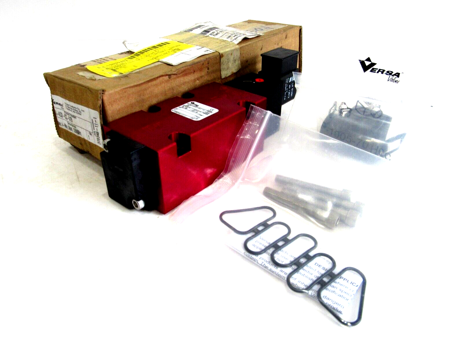 NEW VERSA CSG-4532-HCC-A120 SOLENOID VALVE 4 WAY 120V 60HZ ...