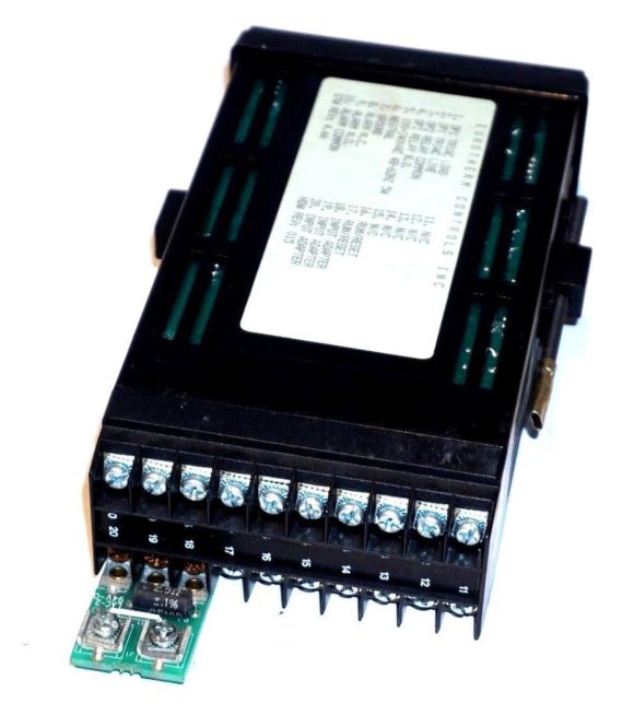 NEW EUROTHERM MODEL 808 TEMPERATURE CONTROL 808/T1/R1/R1/0/IAA02/QLP ...