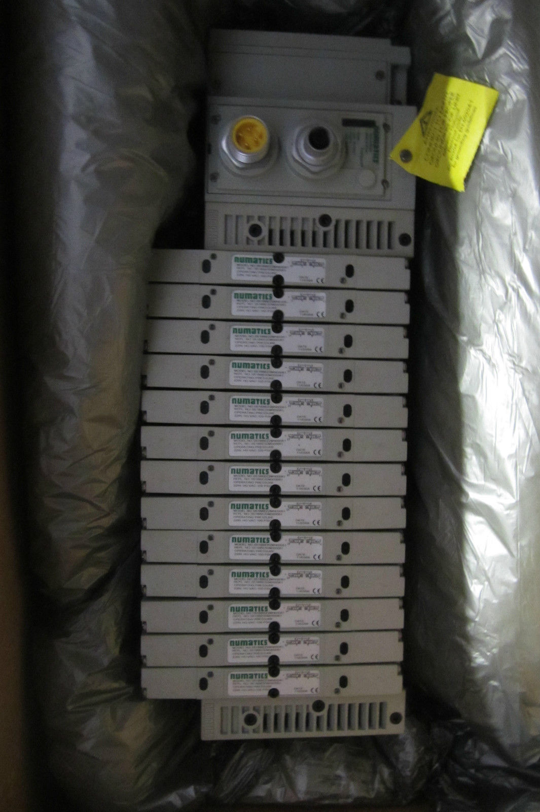 NEW NUMATICS 051BBEZ2MN00061 PNEUMATIC VALVE STACK SET WITH 239-1384 ...