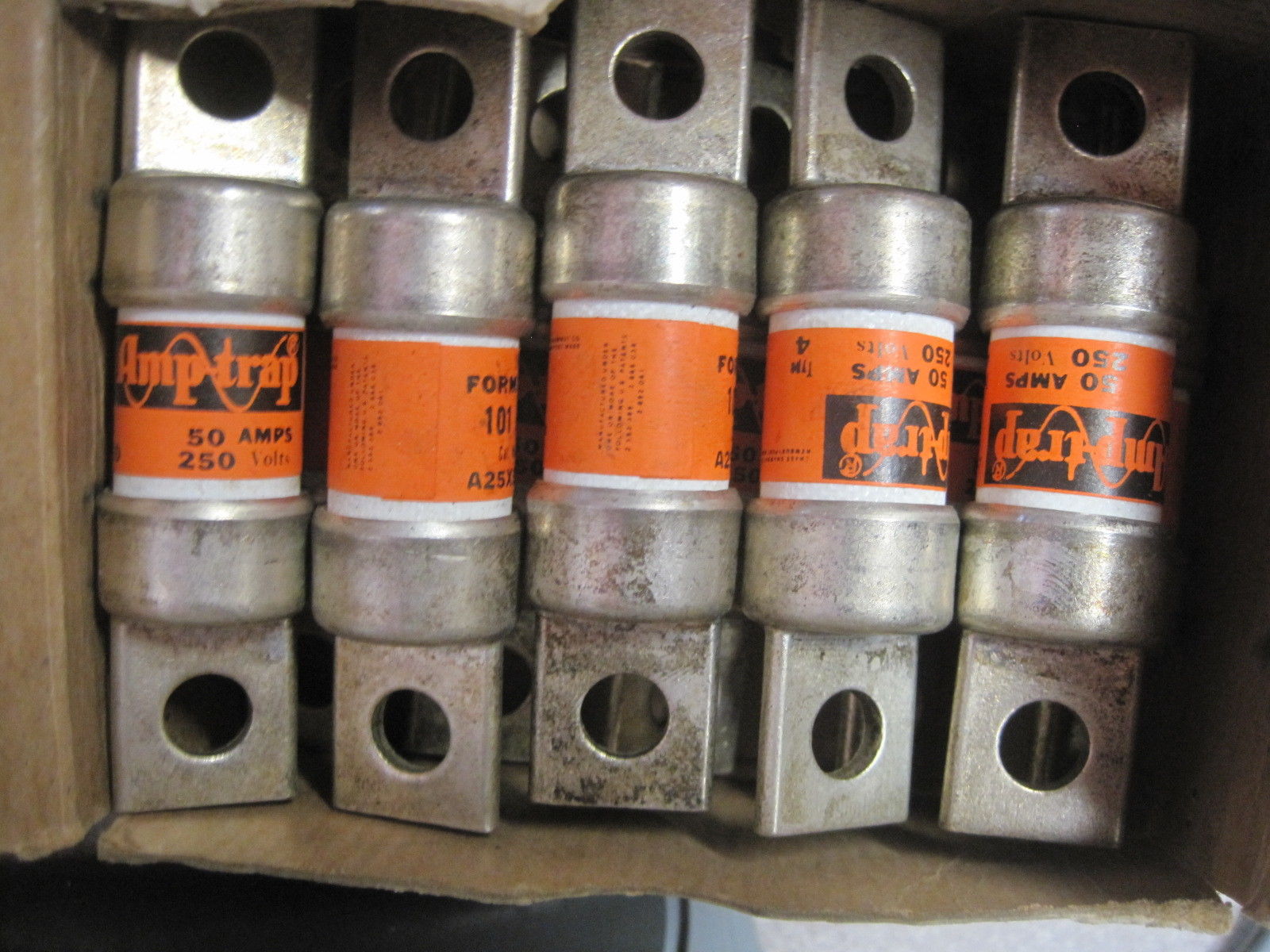 10 NEW AMP TRAP A25X50 FUSES TYPE 4 A25X50 - SB Industrial Supply, Inc.